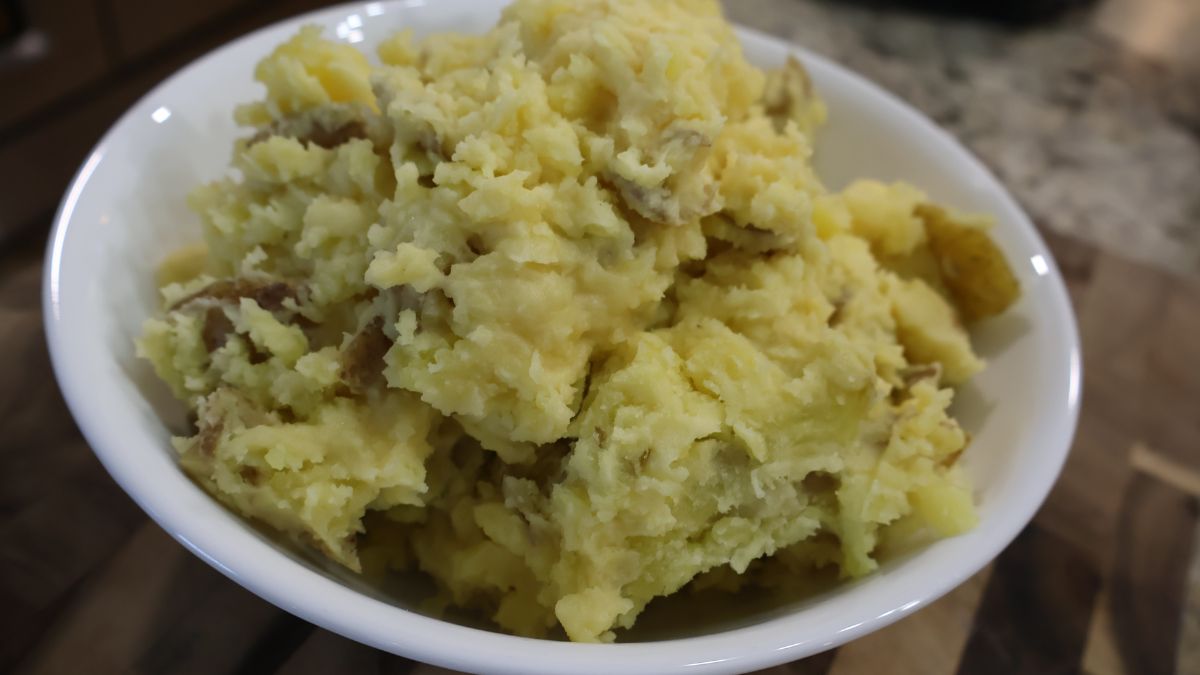 The Easiest Chunky Gold Mashed Potatoes Ever - Farmhouse 181